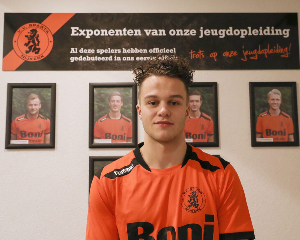 Drie nieuwe spelers tekenen contract - v.v. Sparta Nijkerk