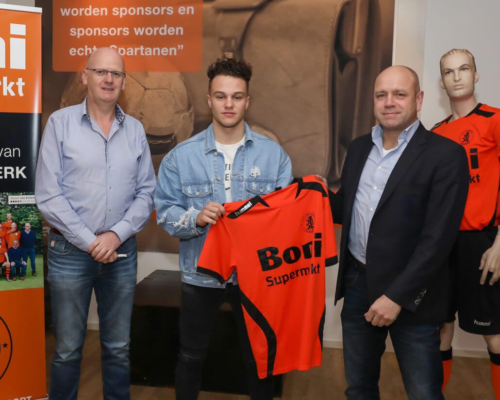 Drie nieuwe spelers tekenen contract - v.v. Sparta Nijkerk